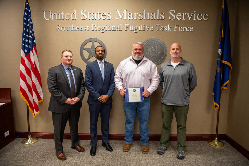 U.S. Marshals Service Task Force Officer Awarded Purple Heart | U.S ...